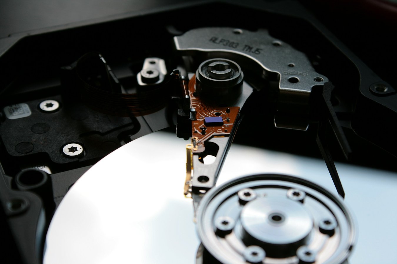 Understanding USB Flash Drive Security Risks and Forensics
